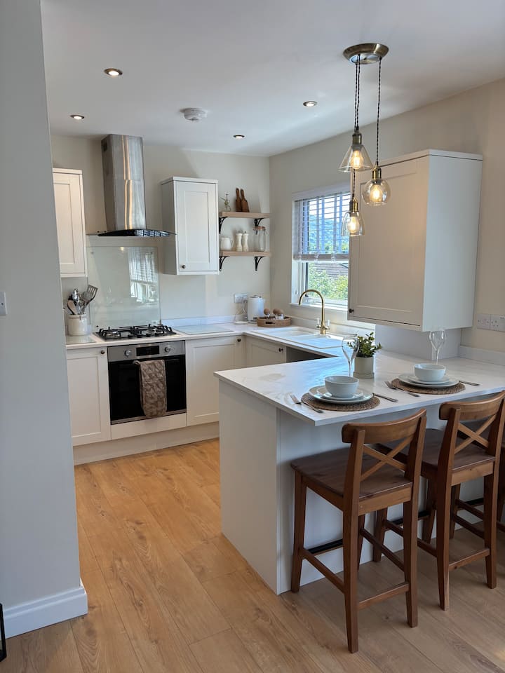 Modern Self-contained Maisonette - Cardiff