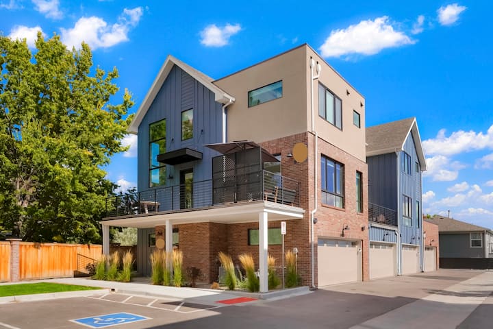 3br Townhome Near Old Town Arvada | Patio + Office - Arvada, CO