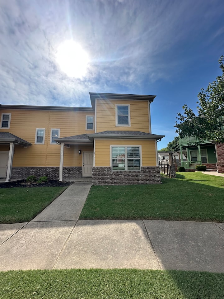 Townhome - The Row @ Arkansas - Fayetteville, AR