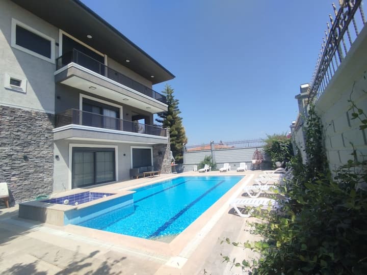 Elegance Luxury Villa - Boğazkent
