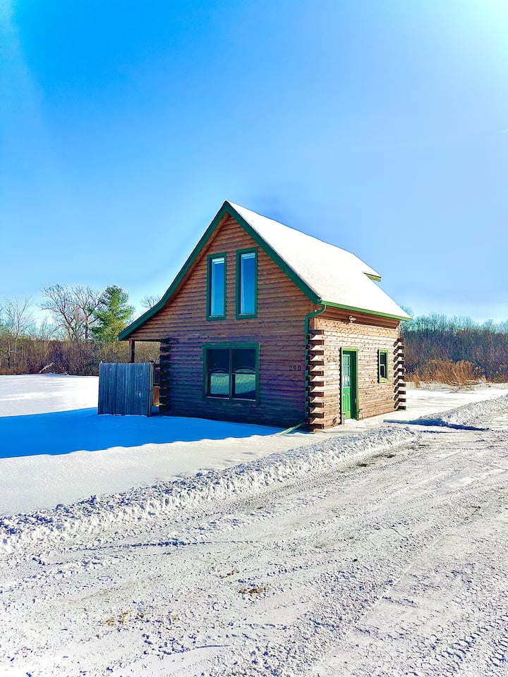 Near Clarkson, Fast Wi-fi, Self Check-in, Relaxing - Potsdam, NY