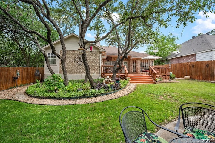 Cozy Deck House Near Seaworld Area - SeaWorld San Antonio, San Antonio