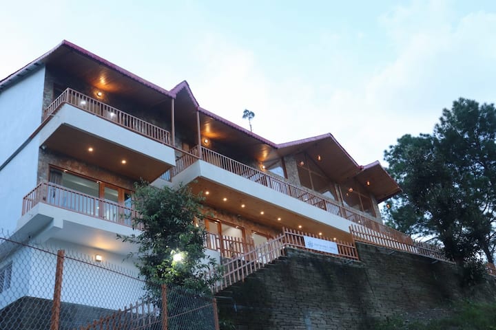 The Trishul Vista - 알모라