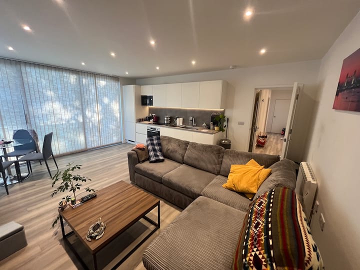 Entire Flat - Epsom
