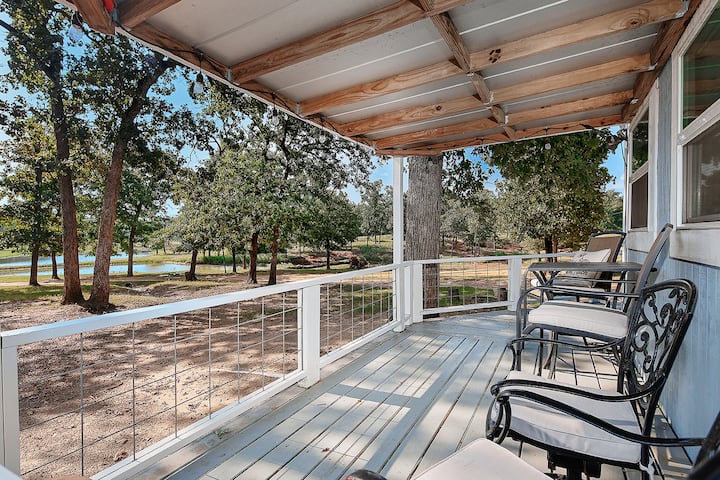 Pixie's Porch Tiny Home - Centerville, TX