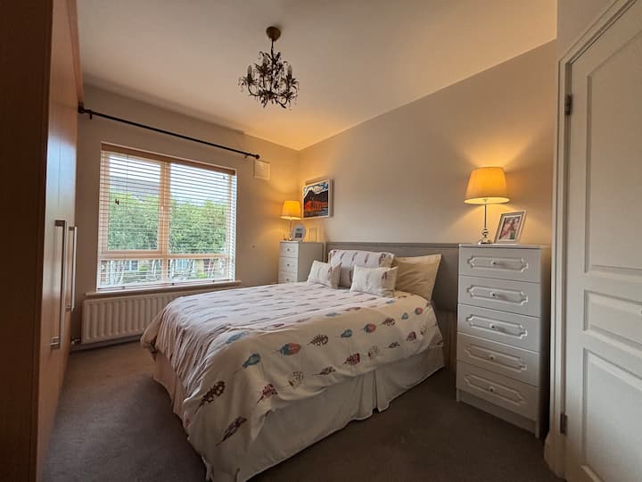 Spacious Two Bed Near Airport - Maynooth