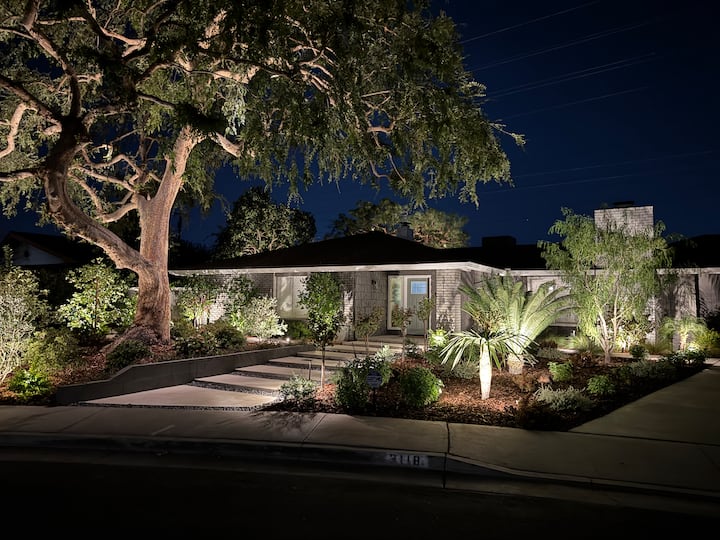 The Tropical Luxe - A Resort-style Getaway - Bakersfield, CA