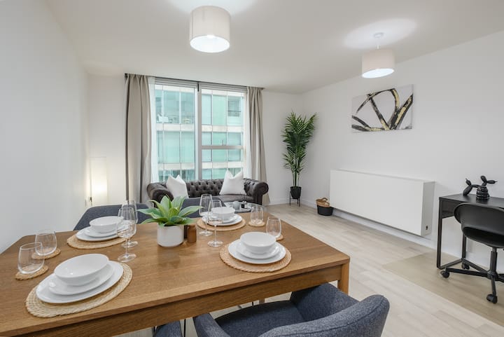 Central Milton Keynes 1 Bed Flat- *Free Parking* - Milton Keynes