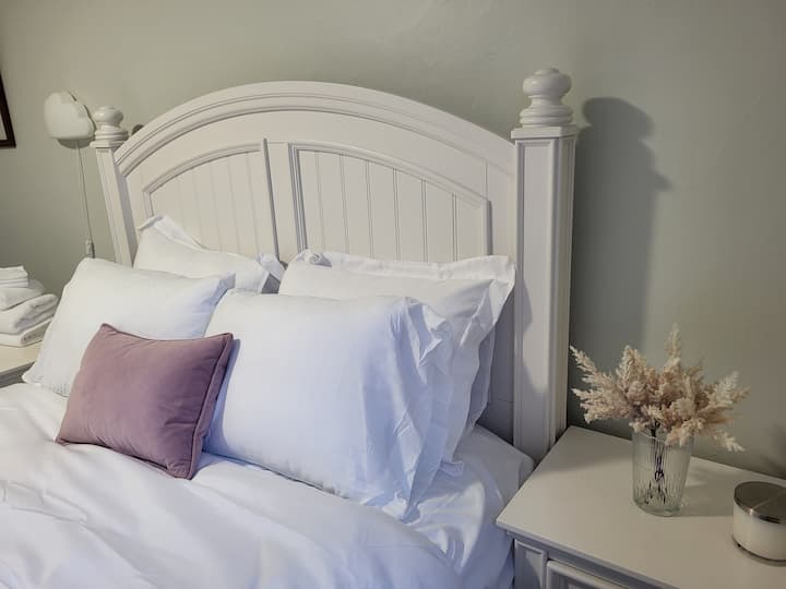 Spacious & Convenient Duplex In The Heart Of Kits - Vancouver