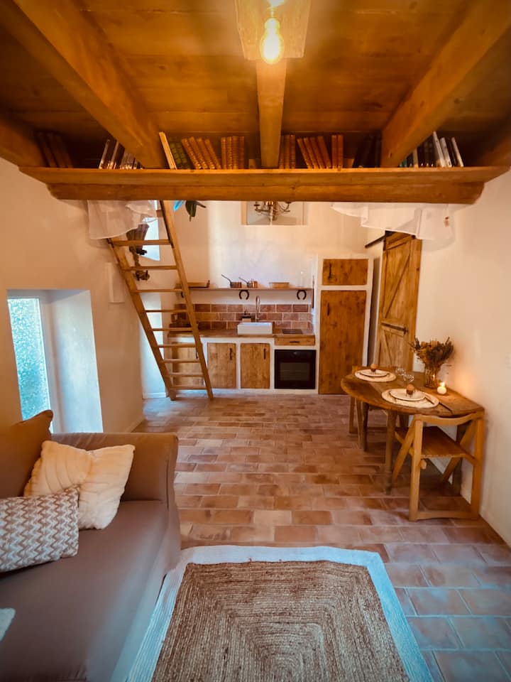 Charming Little Stone House In Ranch - Lauris
