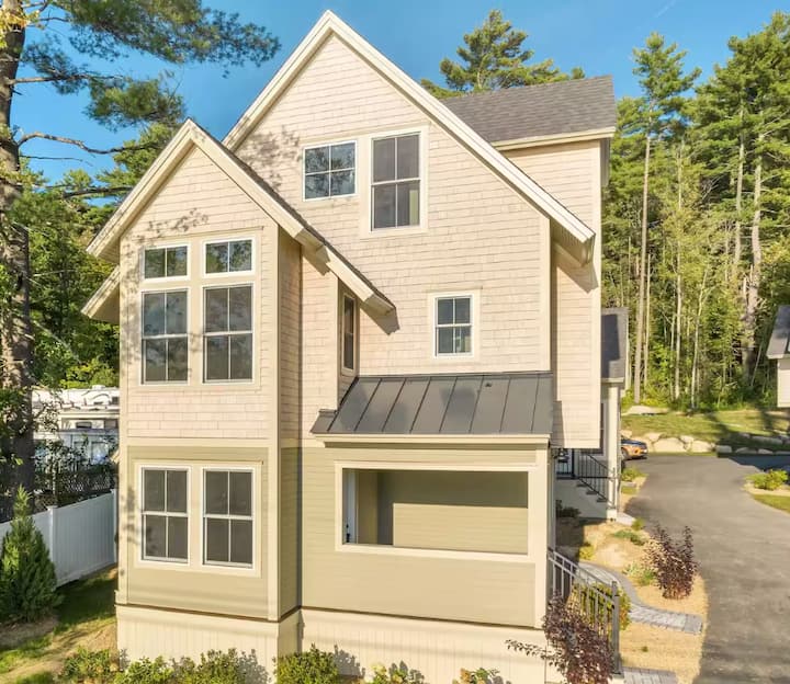 Winnipesaukee Lakefront Home - Laconia, NH