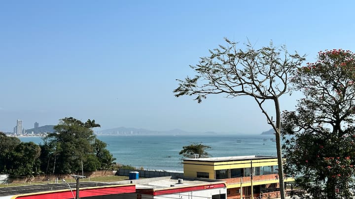 Loft 402, Vista Frente Mar, 1km Beto Carrero! - Penha