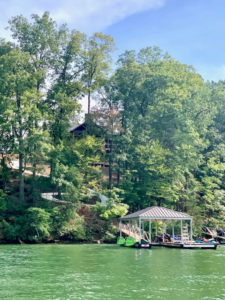 Lake Keowee Garage Suite - Lake Keowee, SC