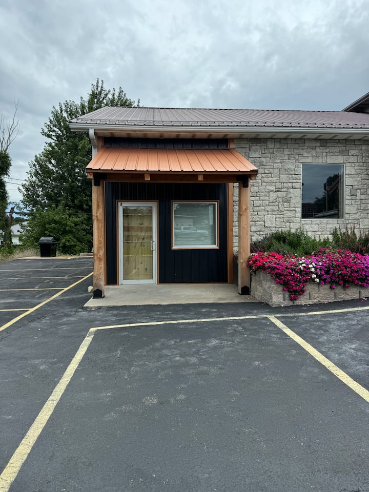 Lakeridge Studio Apartment - Stockton Lake, MO