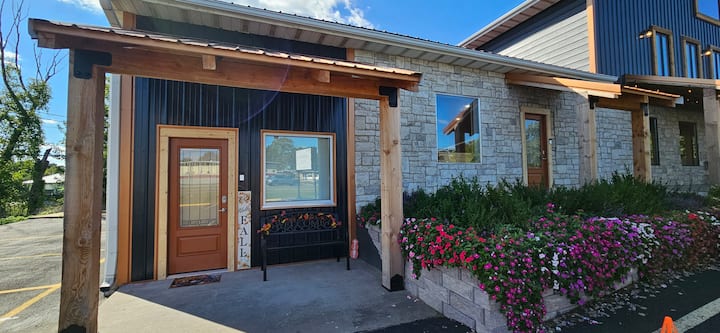 Lakeridge Studio Apartment - Stockton Lake, MO