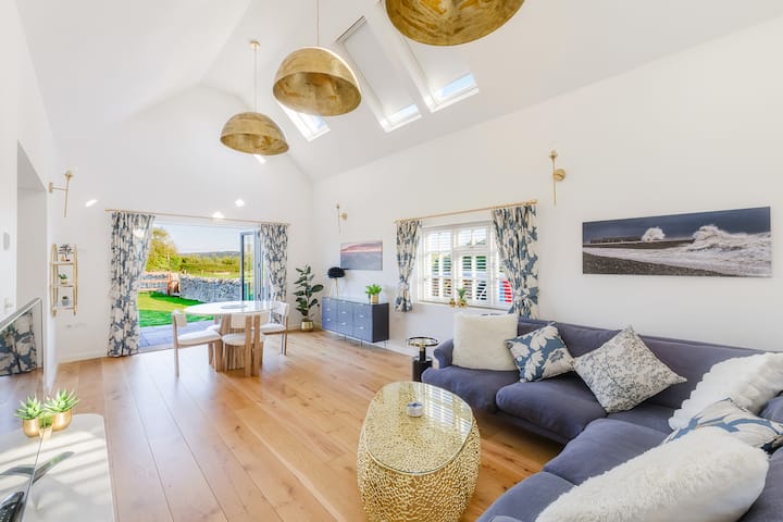 Valley View - Newly Converted With Amazing Views - Beer