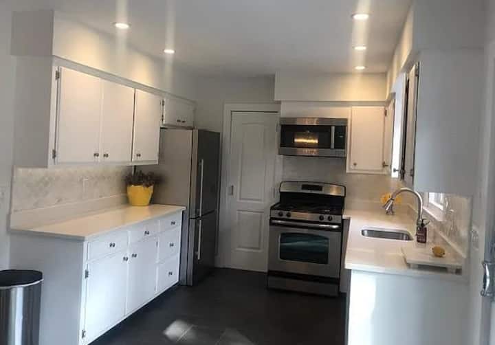 Cozy Hampton Bays Retreat - Hampton Bays, NY