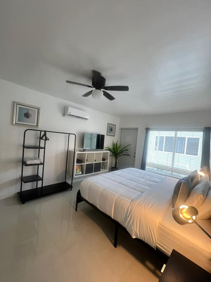 2br South Beach Apt. | Sleeps 7 - Miami Beach, FL