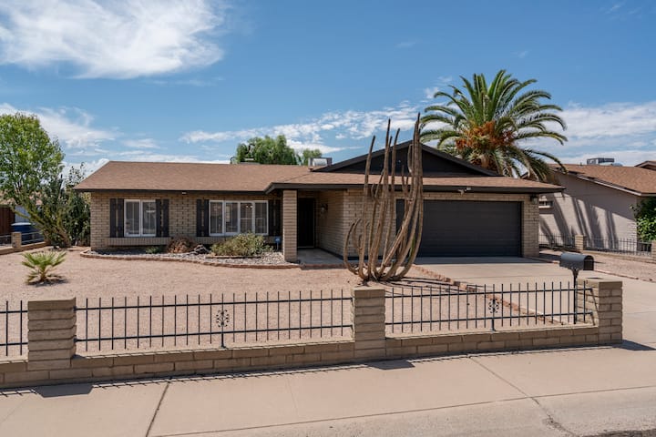 Casa La Jolla - 3 Bed Tempe Home With Pool - Tempe, AZ