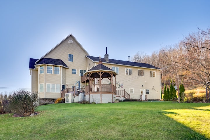 Lake View 2 Bedroom Retreat W/ Balcony In Newport! - Derby