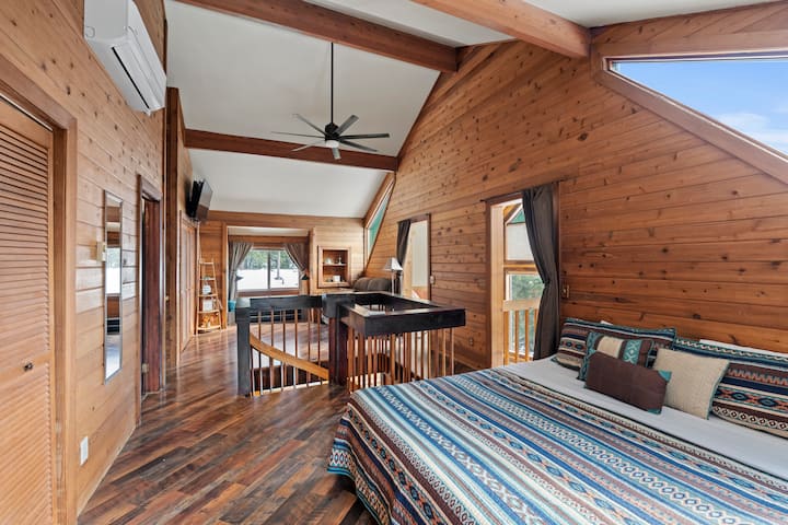 Evergreen Escape, Hot Tub, Cabin - Woodland Park, CO