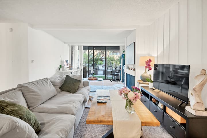 Lux Marina Village Wparking/pool - Venice Beach, CA