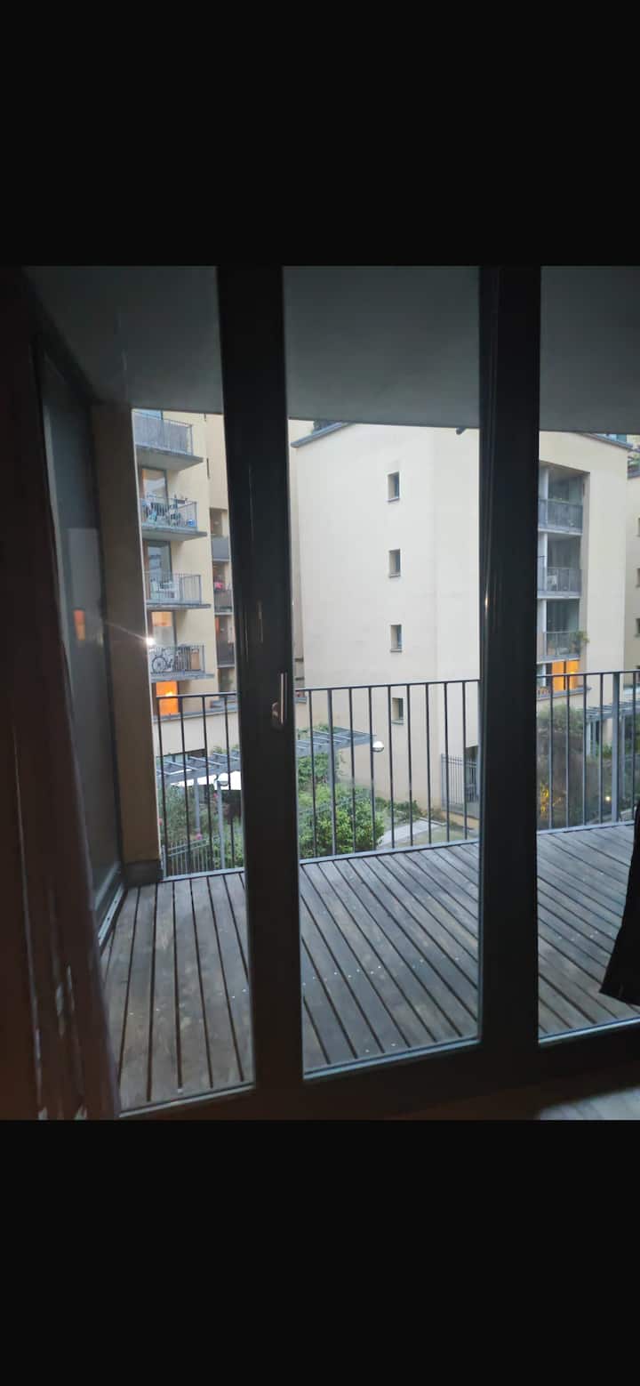 Wohnung Direkt Am Main In Frankfurt - フランクフルト
