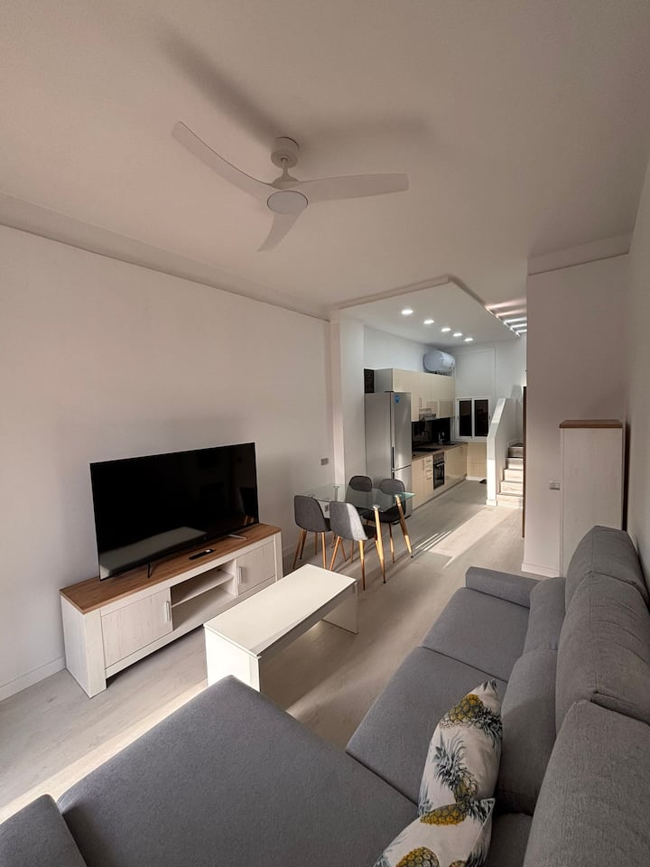 Charm And Comfort Near The Sea - Los Cristianos