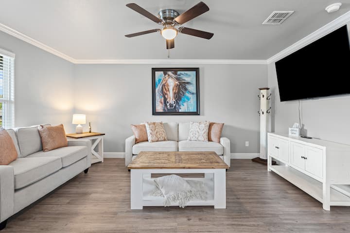 Laketown Getaway - Granbury, TX