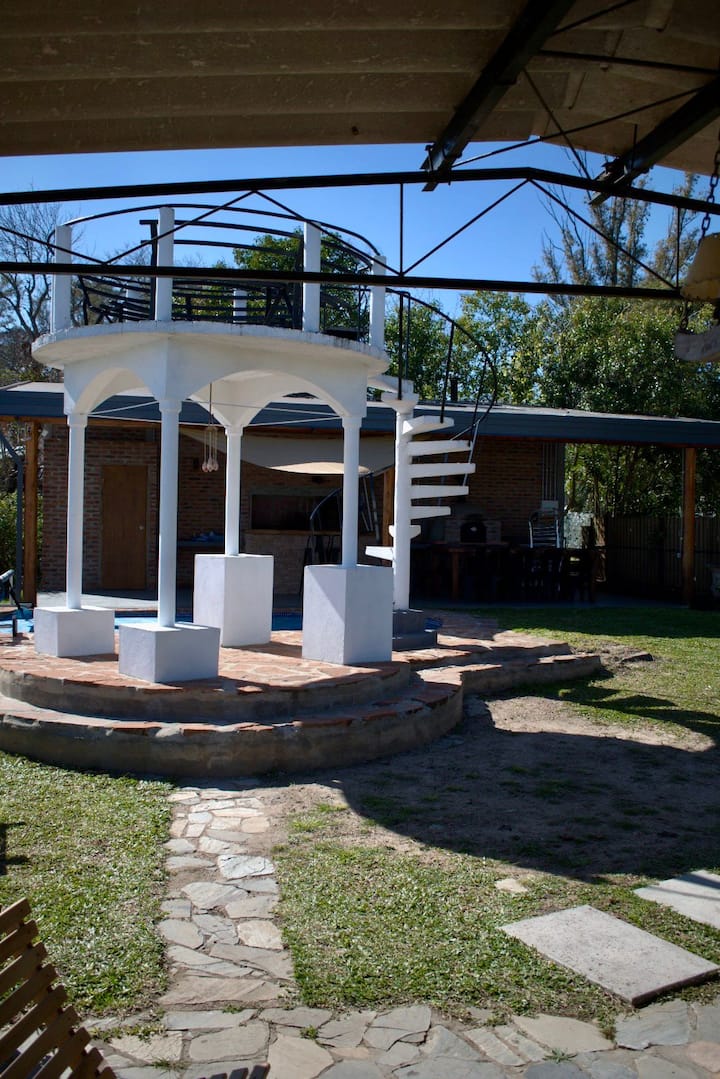 Hermosa Casa Con Mirador Frente A Salto Grande - Concordia
