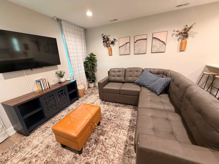 Spacious 3br Fort Wayne Stay W/ Balconies | Near D - Fort Wayne, IN