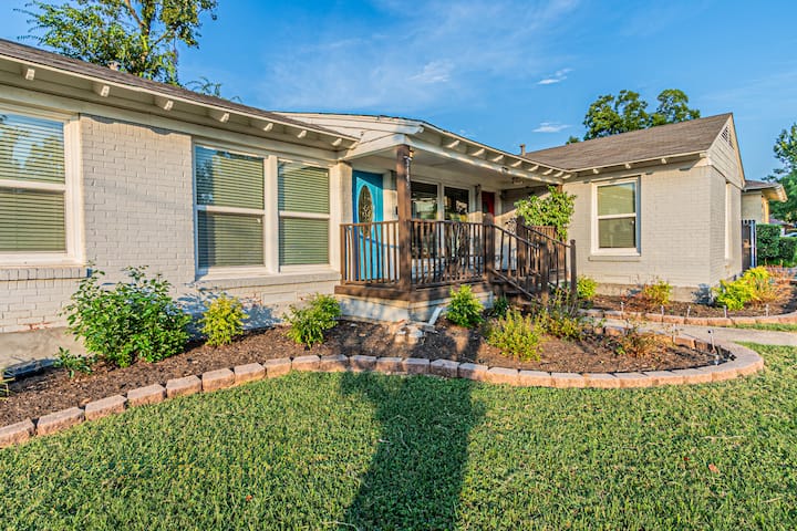 A Secluded Oasis In Dallas - Garland, TX