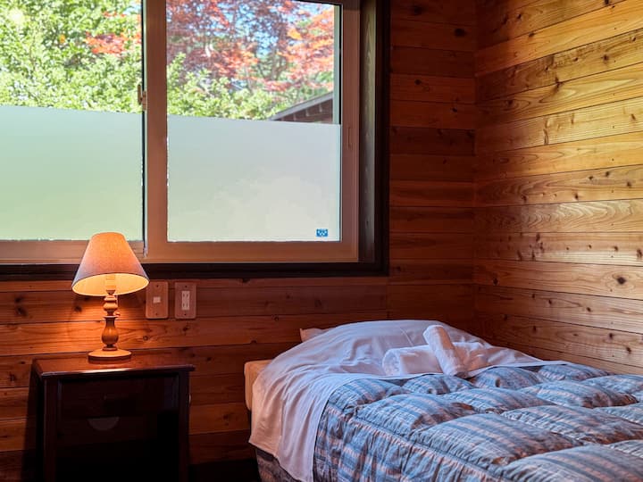 Ringo Loddge Hakuba | Twin Room W/ Private Toilet - Hakuba