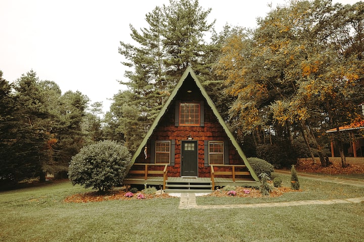 Retro A-frame Near The Parkway And I-77 - Fancy Gap, VA