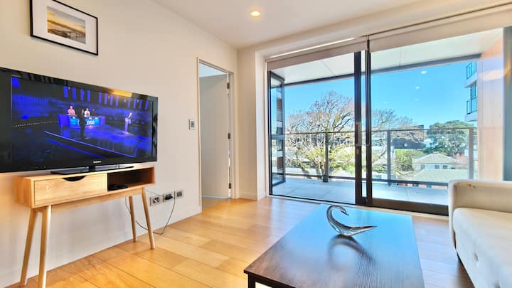 Spacious 2-bedroom, 2-bathroom Apartment In Epsom - Auckland