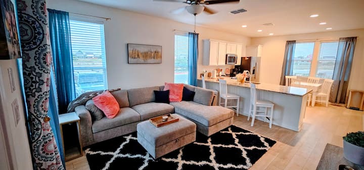 Cozy And Quiet Cottage In
New Braunfels - New Braunfels, TX