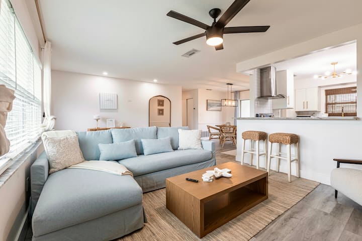 Bright Coastal Home – Close To Anna Maria Island - Bradenton, FL