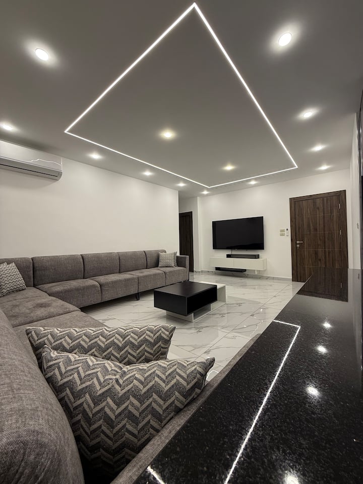 Brand New 3 Bedroom 2.5 Bathroom Luxury Apartment - Jordanie