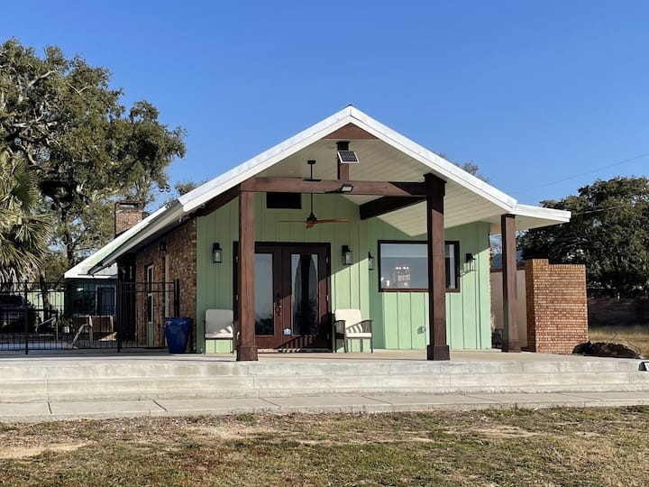 Biloxi Beach House - Beach Views & Pool In Biloxi! - Biloxi, MS