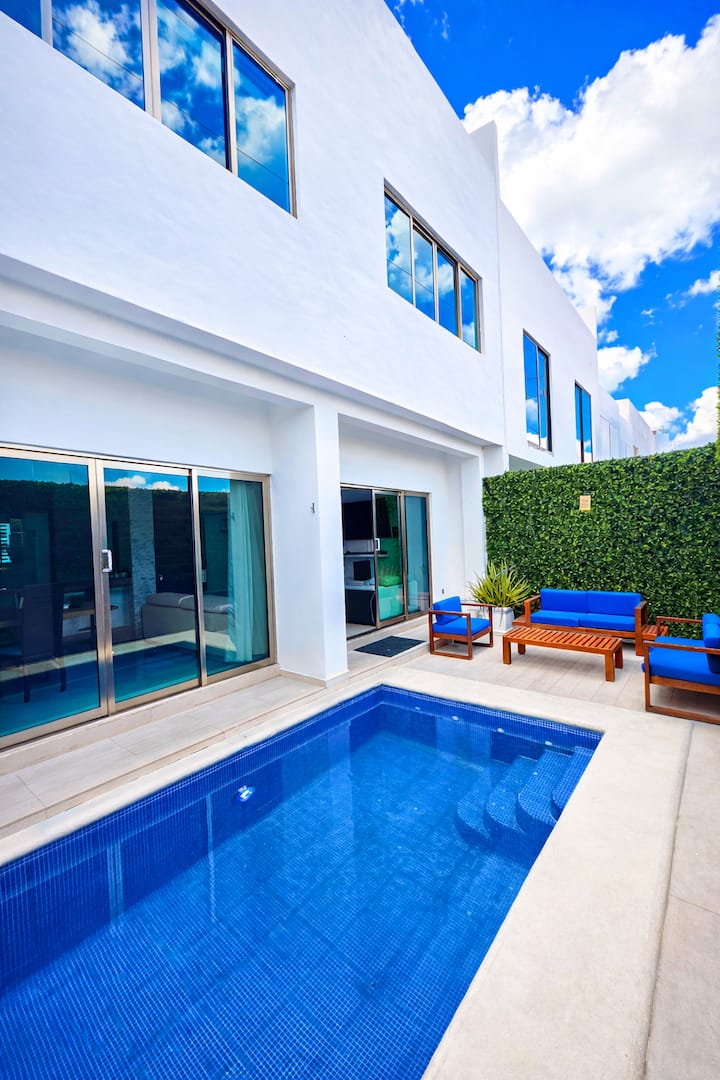 Private Pool · 4br + Billiards Pro - Cancún
