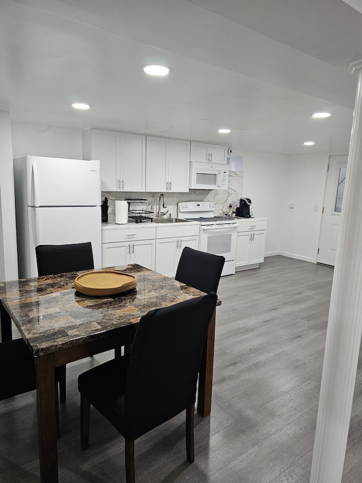2br, Full Kitchen & Bath - New Haven, CT
