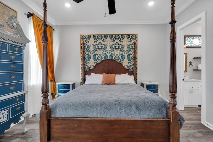 Upper Gallery - New Orleans, LA