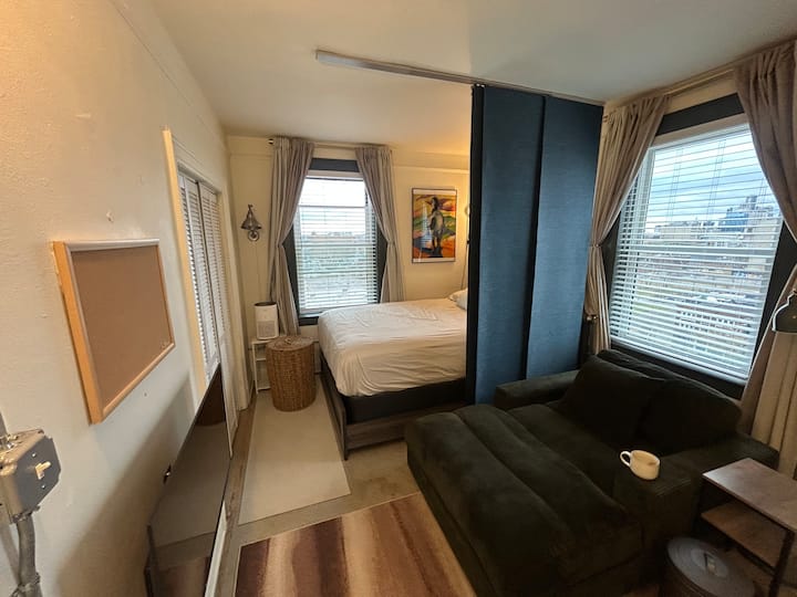 Comfy Studio Apartment With A Beautiful View - Detroit