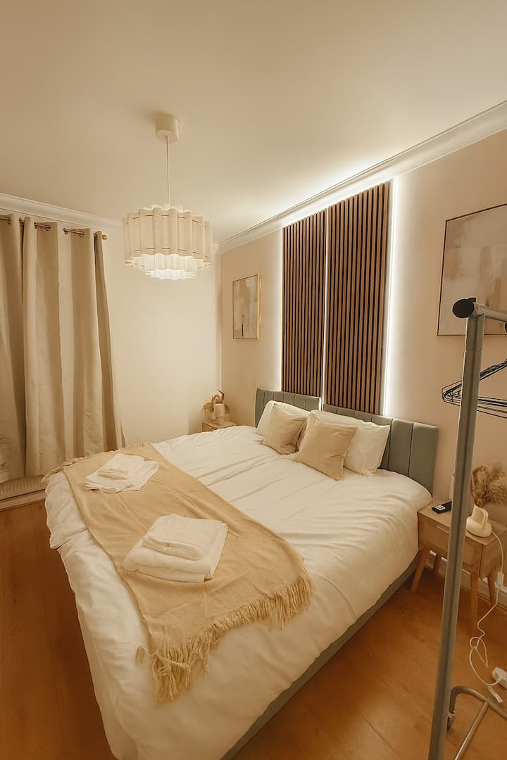 Unique 2br In Rochester•hot Tub•wi-fi•parking - Chatham