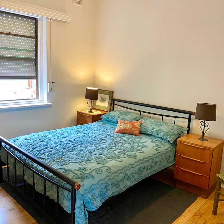 Sustainable House - Airport City Public Transport - Adelaide