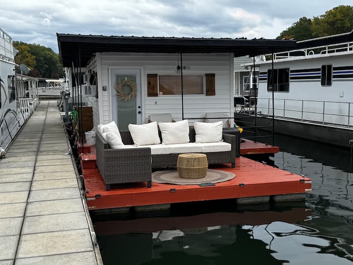 Stay Afloat-unique Floating Home - Morristown, TN