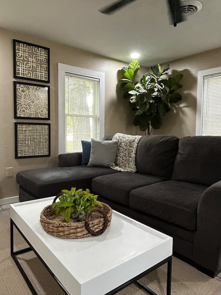 The Bonny Bungalow - Waynesville, MO