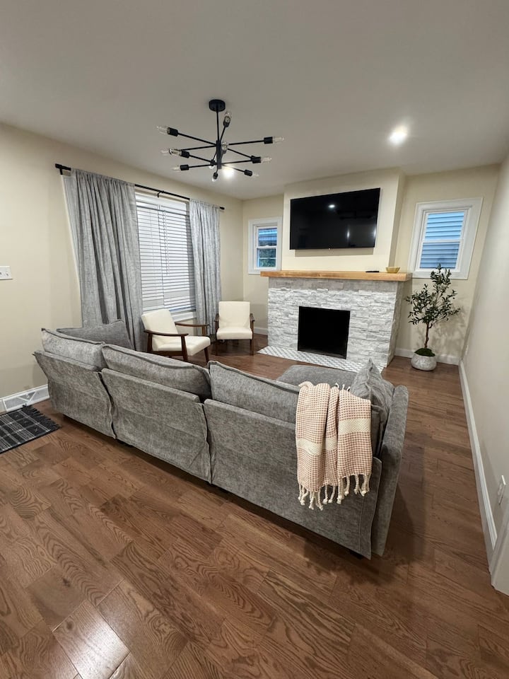 Charming 4-bedroom Retreat In Utica - Utica, NY