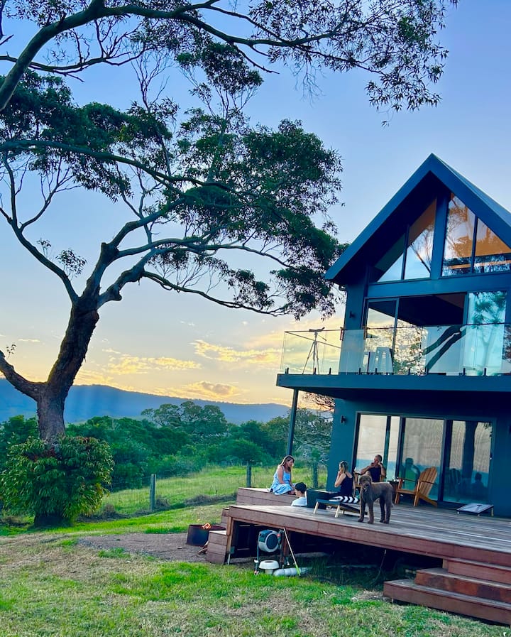 1860s Schoolhouse, Luxury Country Retreat, Views - Kiama