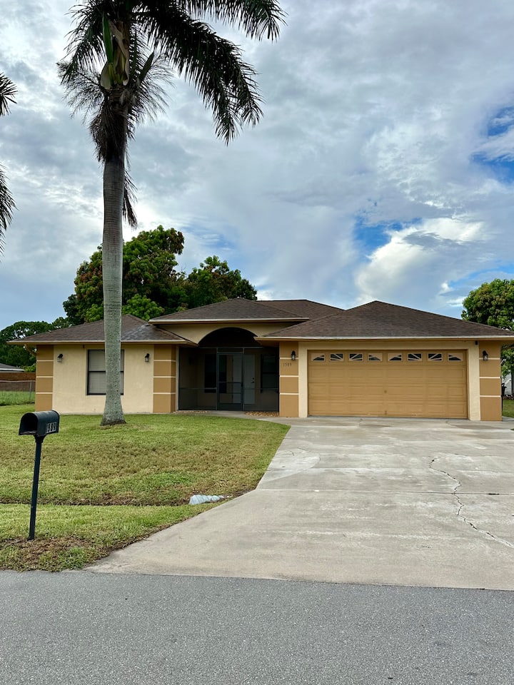 Port St. Lucie Home - Port St. Lucie, FL